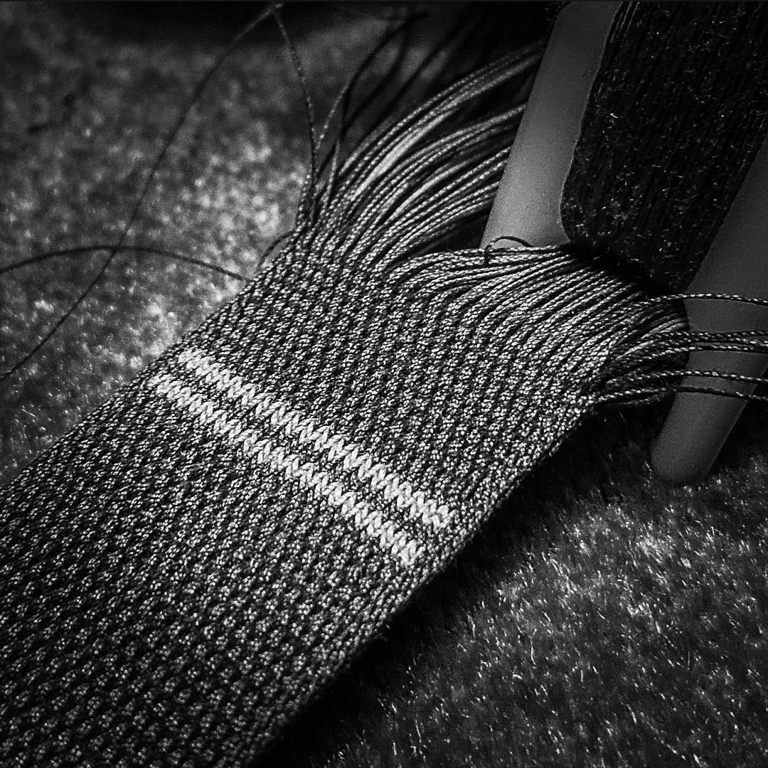 Garters, otters & swords – Stringcrafter